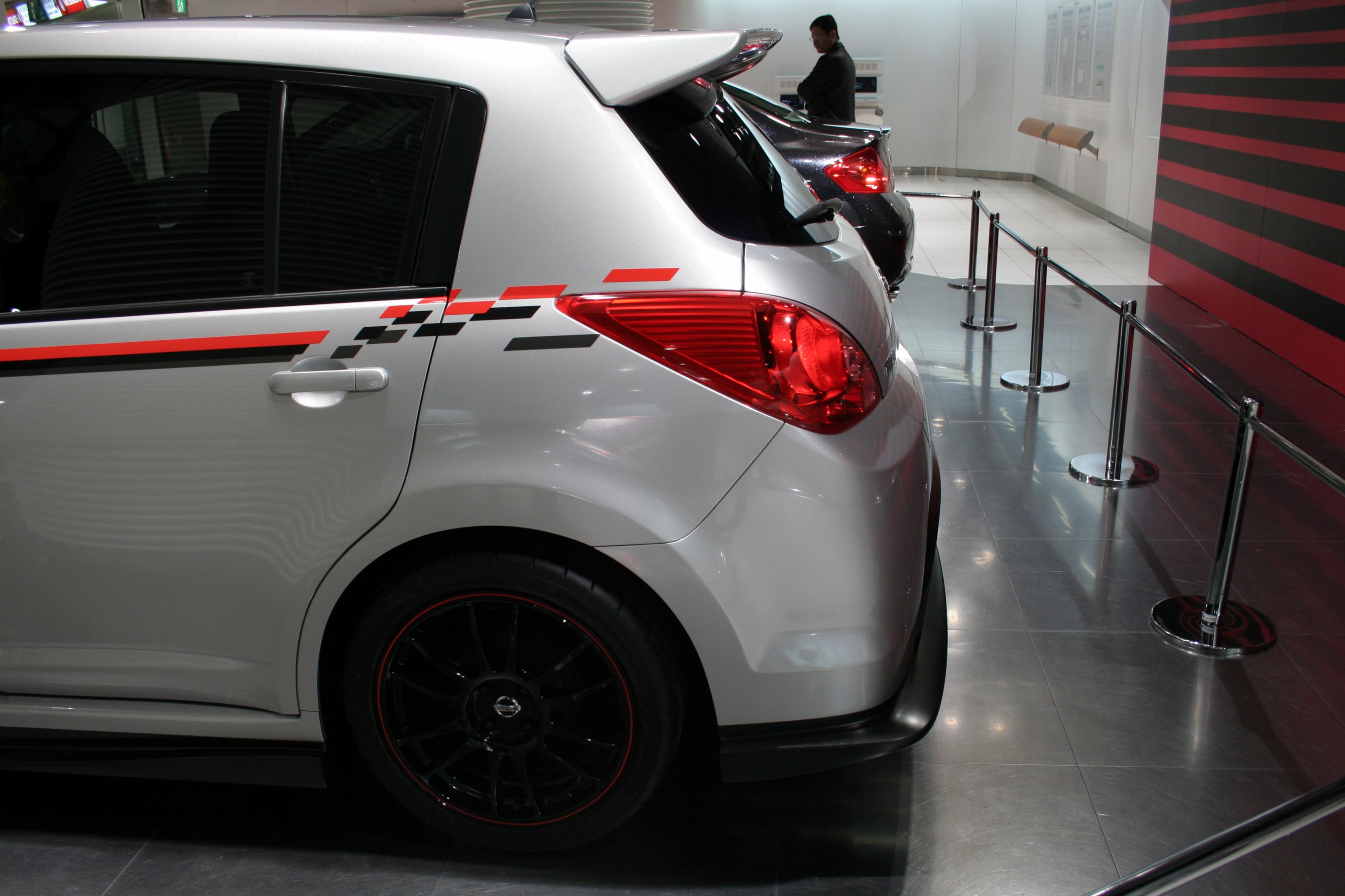 NISSAN: クルマのある写真